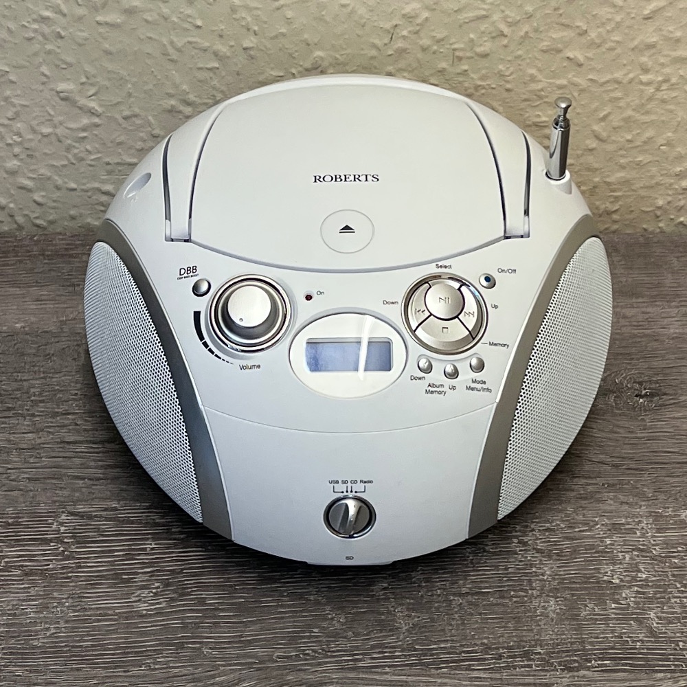 ROBERTS RADIO ZOOMBOX 3 DAB/DAB+/FM RDS/CD PLAYER WITH SD AND USB - Own4Less